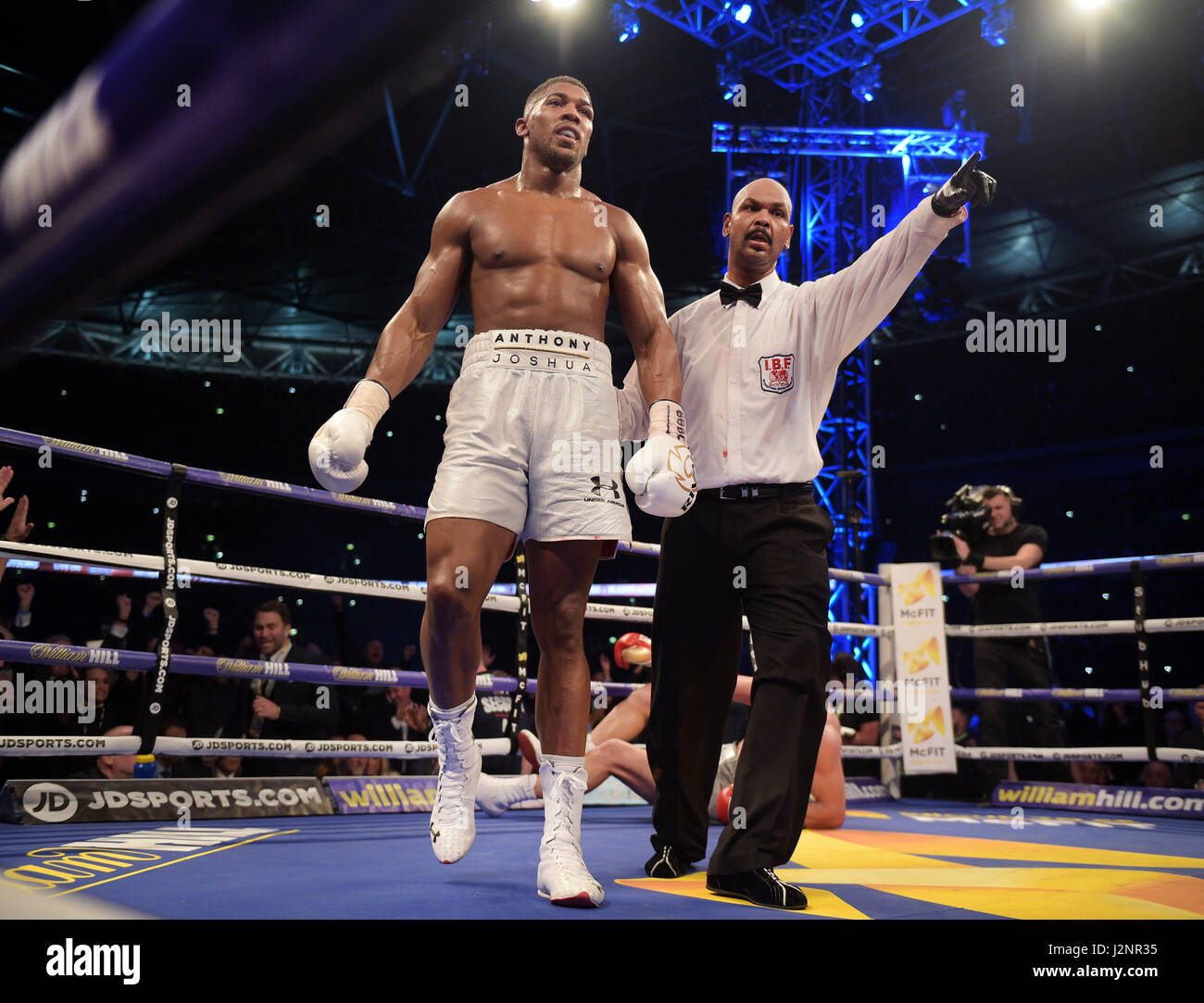 London, UK. 29th Apr, 2017. Anthony Joshua (Great Britain) won in the ...