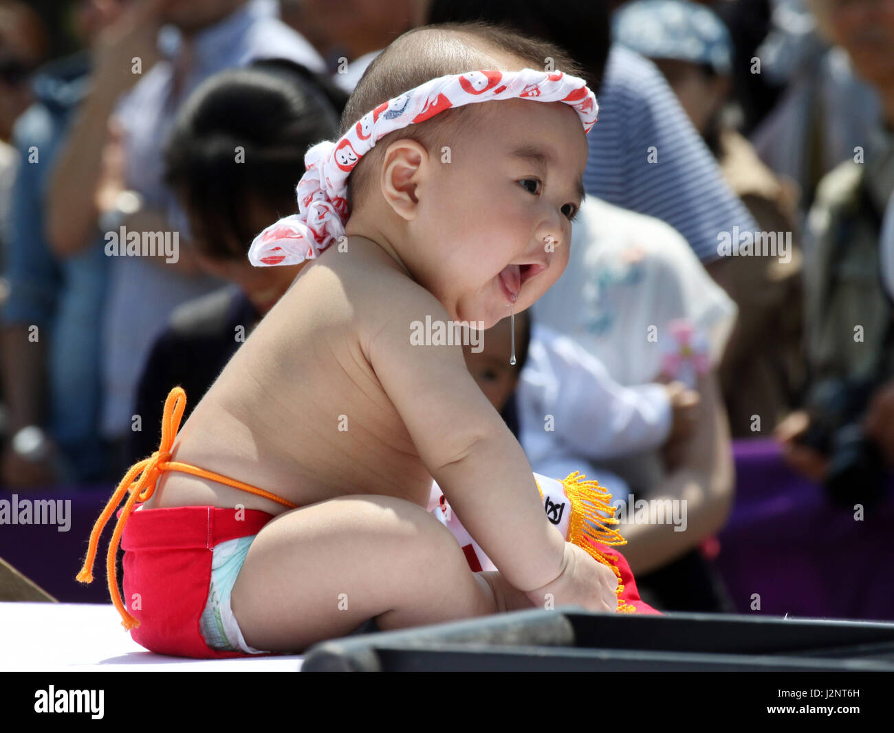 Sumo baby cry hi-res stock photography and images - Alamy