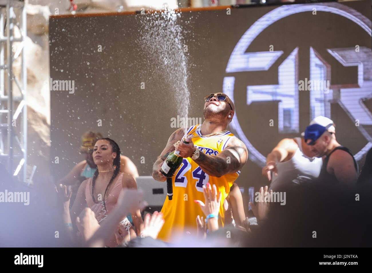 LAS VEGAS, NV - APRIL 29: Flo Rida performs at Rehab at The Hard Rock ...
