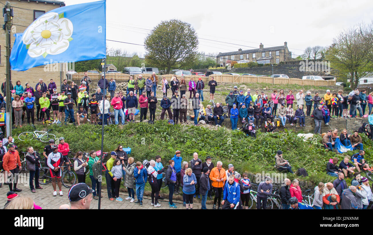 Tour De Yorkshire Shibden Wall Stock Photo - Alamy
