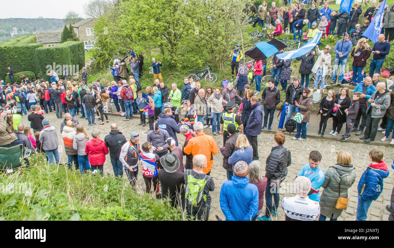 Tour De Yorkshire Shibden Wall Stock Photo - Alamy
