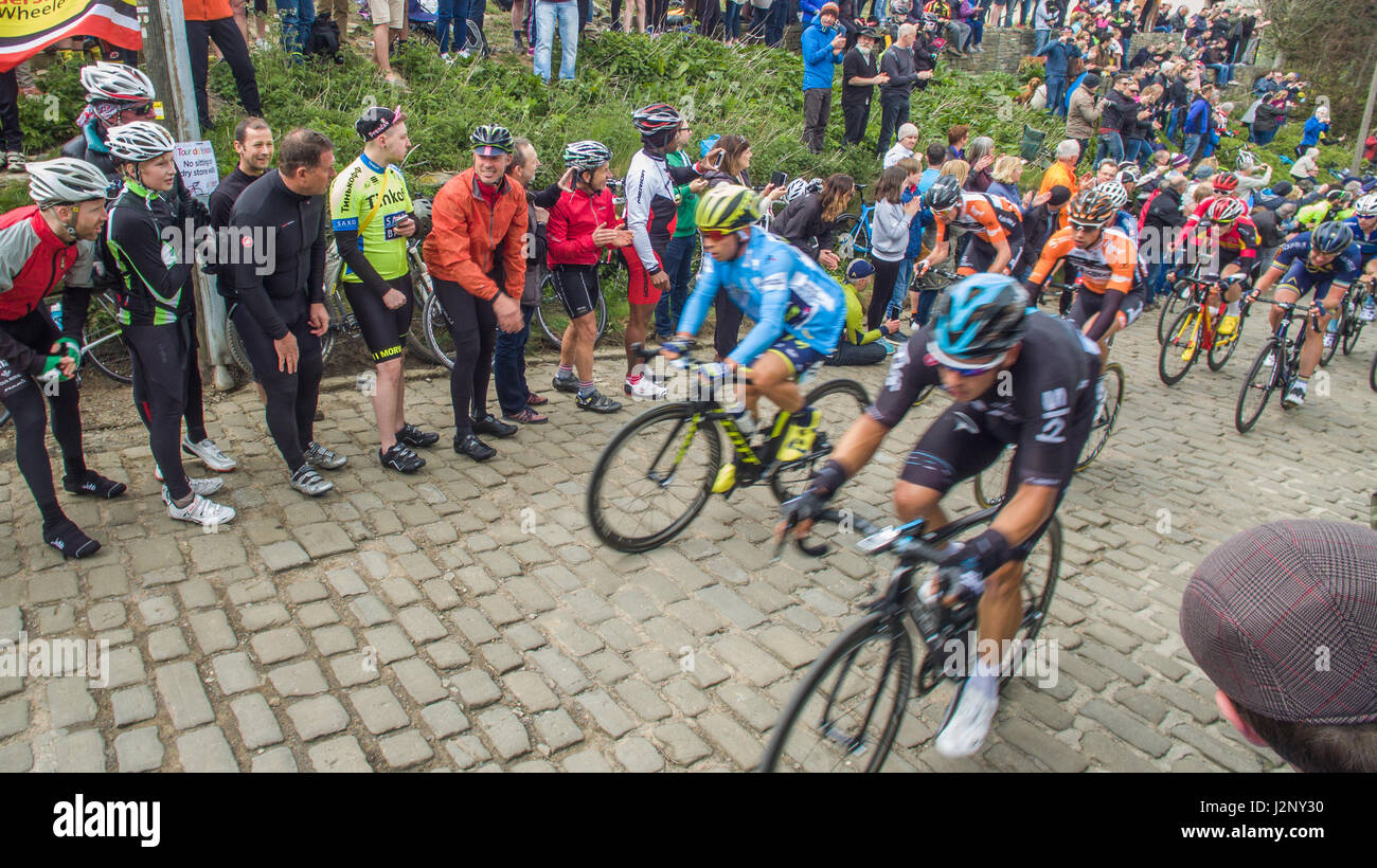 Tour De Yorkshire Shibden Wall Stock Photo - Alamy