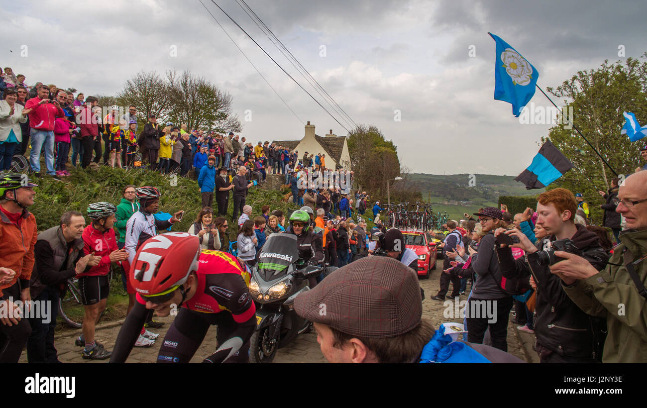 Tour De Yorkshire Shibden Wall Stock Photo - Alamy
