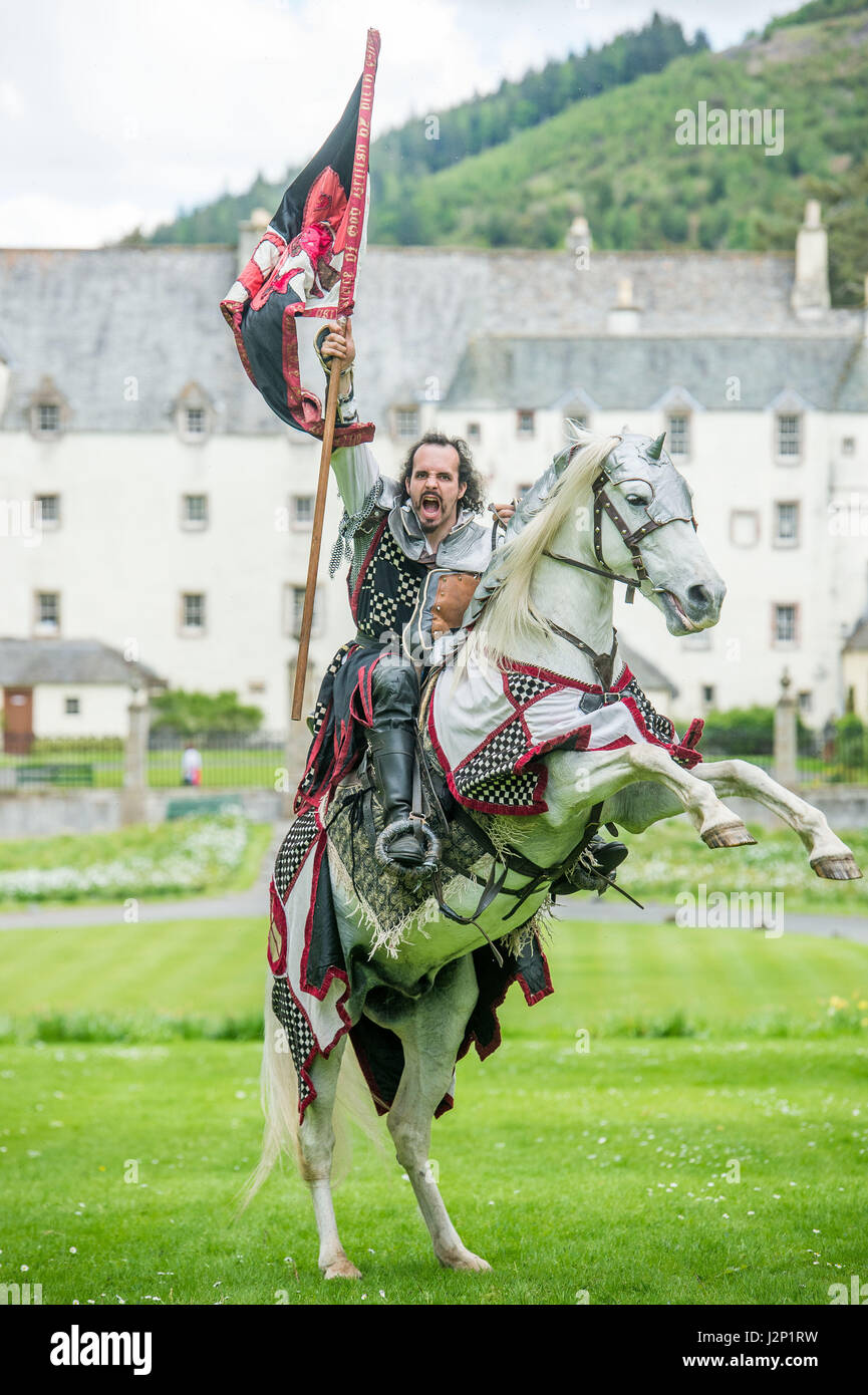 Charging Horse Tom Cruise Charging On A Horse In Battle 8x10 The Last