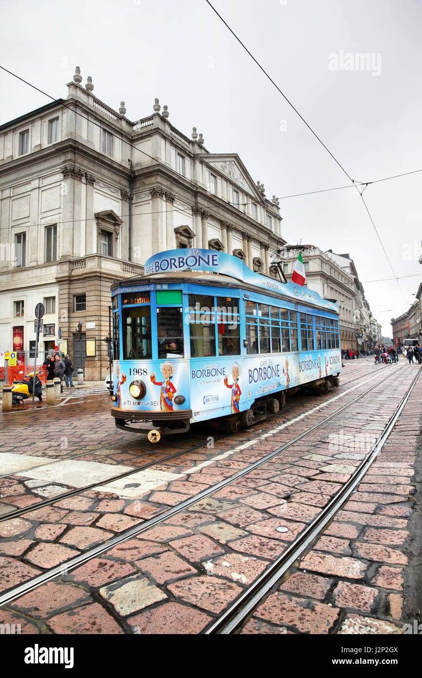Historic tram in the city of milan hi-res stock photography and images ...