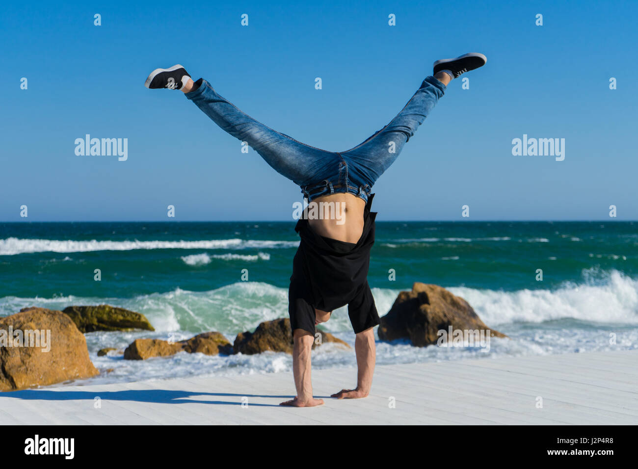 Water handstand hi-res stock photography and images - Alamy