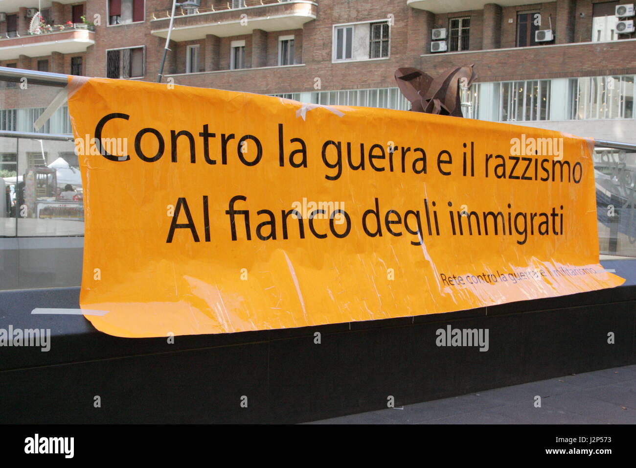 Pacifist movements hi-res stock photography and images - Alamy