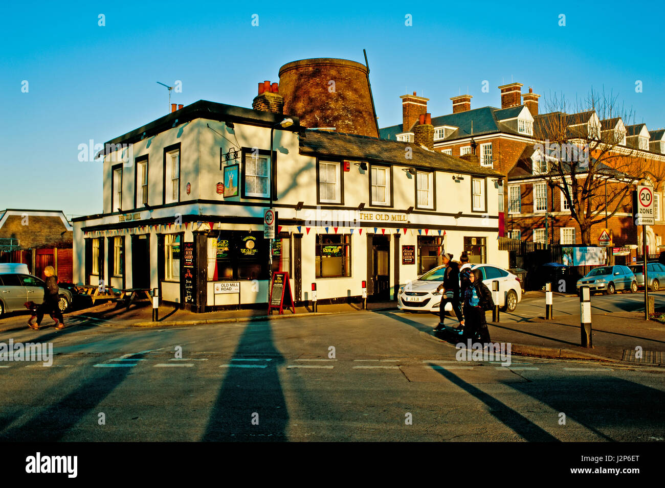 Plumstead station hi-res stock photography and images - Alamy