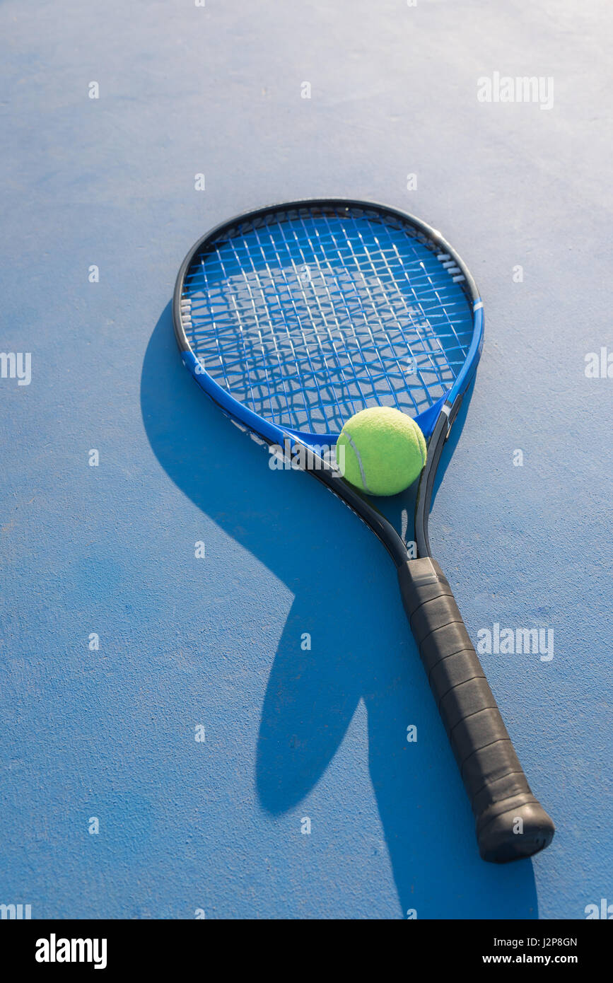 Tennis racket shadow grass hi-res stock photography and images - Alamy