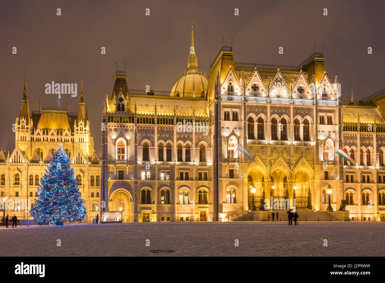 Budapest christmas tree hi-res stock photography and images - Alamy