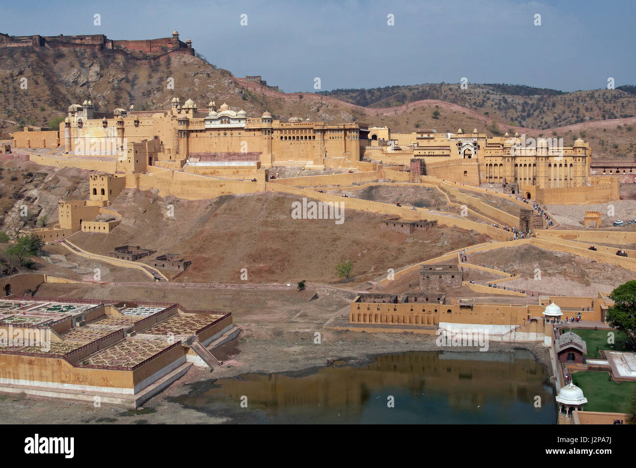 Panoramic view of Amber Fort with Jaigarh Fort sitting on the hilltop ...