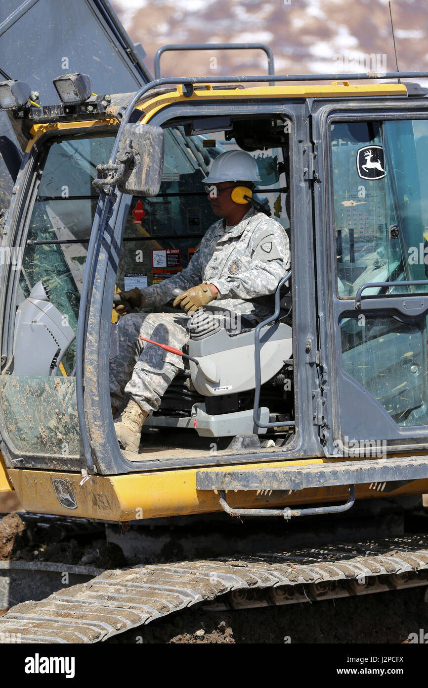 Alaska Guardsman Staff Sgt. John Cupp, a horizontal equipment ...