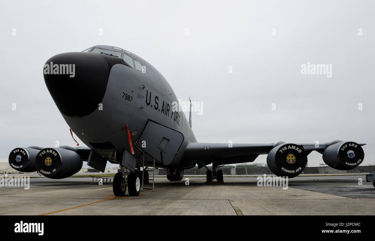 909th air refuel squadron hi-res stock photography and images - Alamy