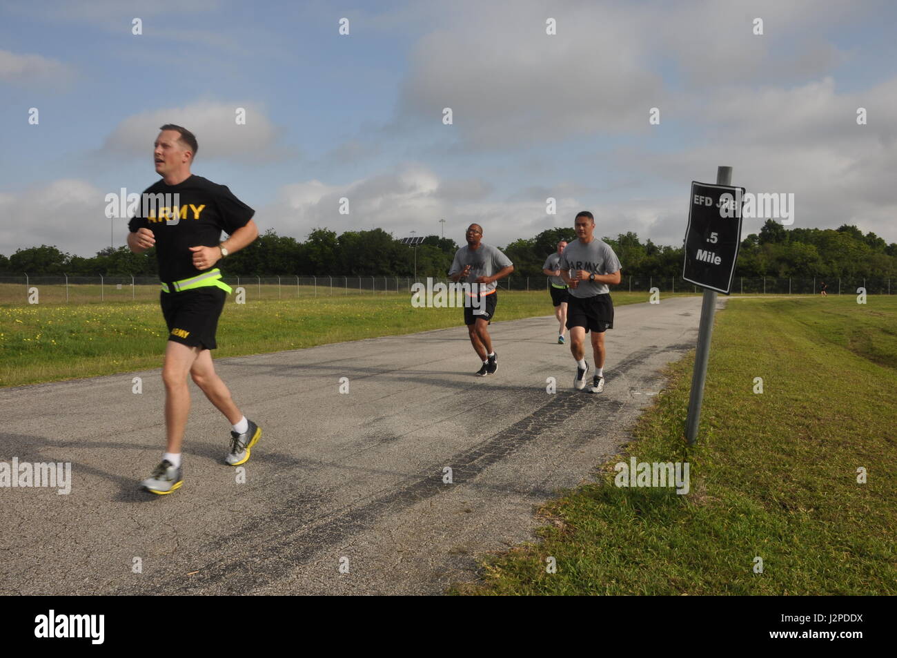 Soldiers from the 75th Training Command Headquarters Company completed ...