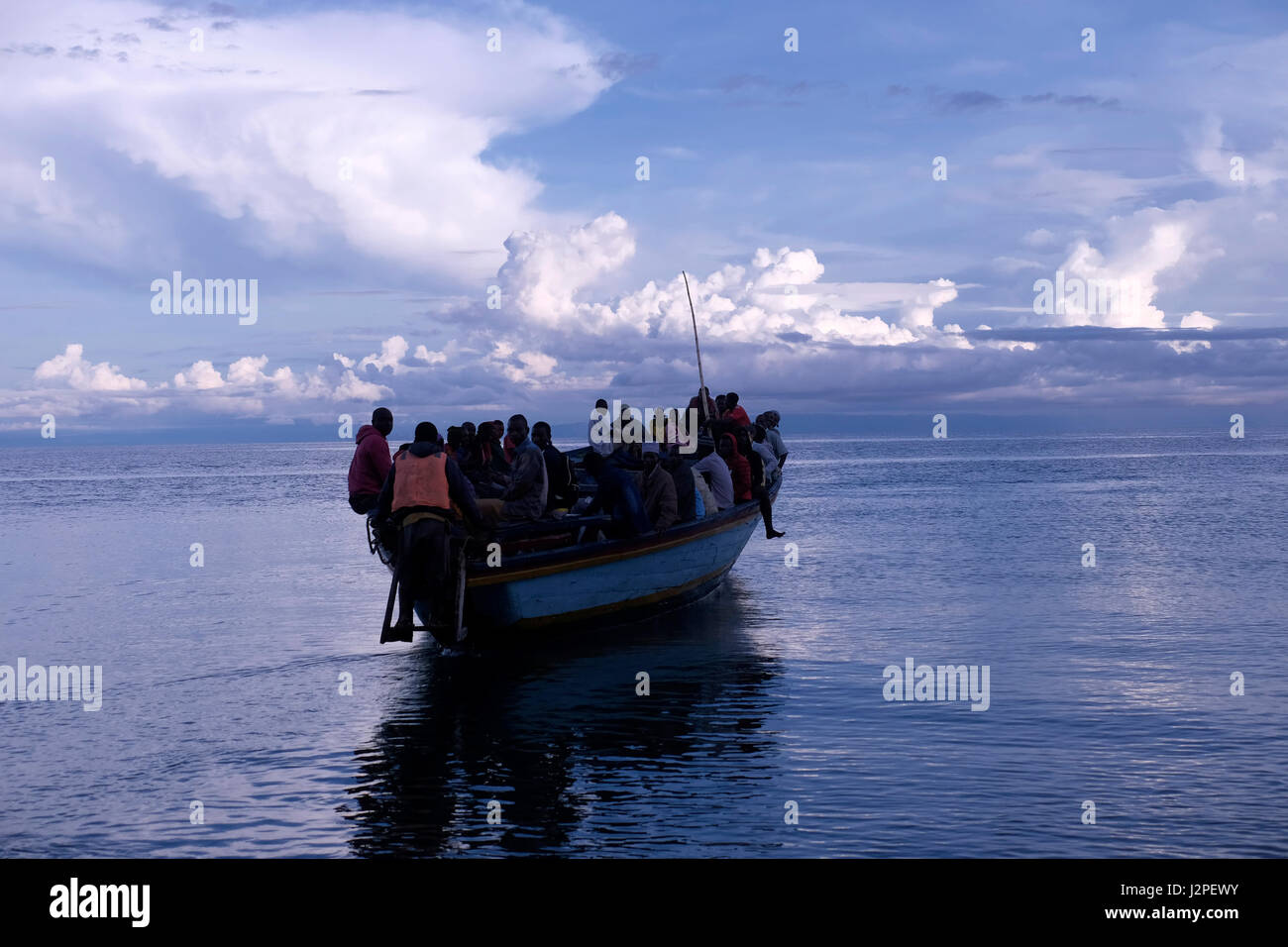 Africa boat overloaded hi-res stock photography and images - Alamy