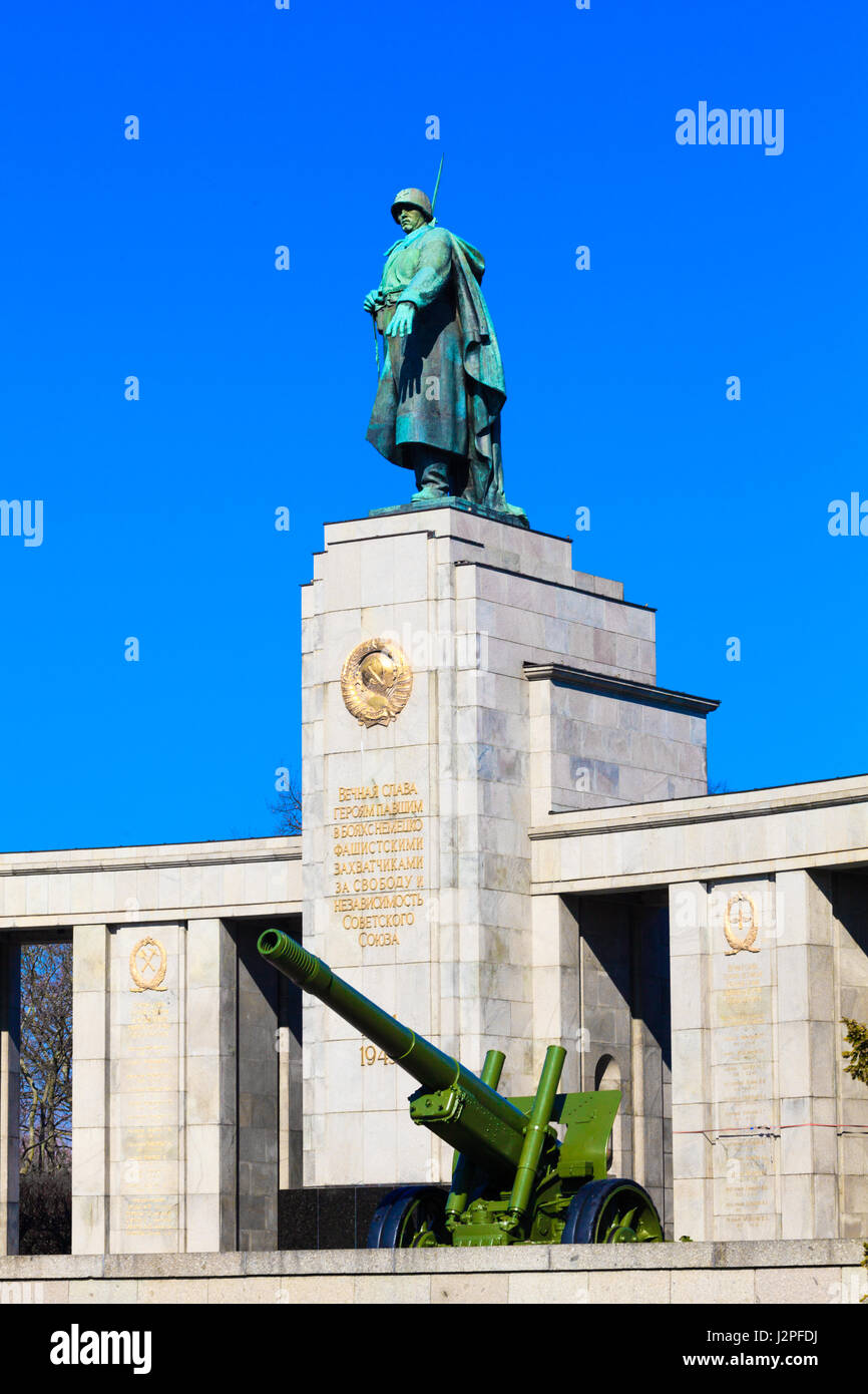 Soviet War Memorial in Berlin Tiergarten, Germany. Monument Of Soviet ...