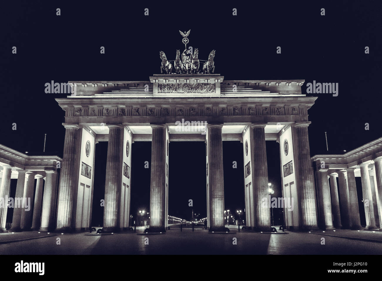 Brandenburg gate at night, Berlin Stock Photo - Alamy