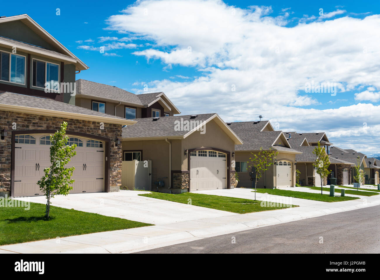 Row suburban houses usa hi-res stock photography and images - Alamy