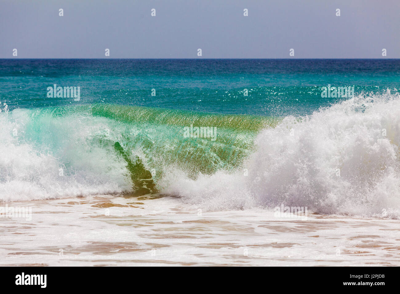 Waves strong shorebreak hi-res stock photography and images - Alamy