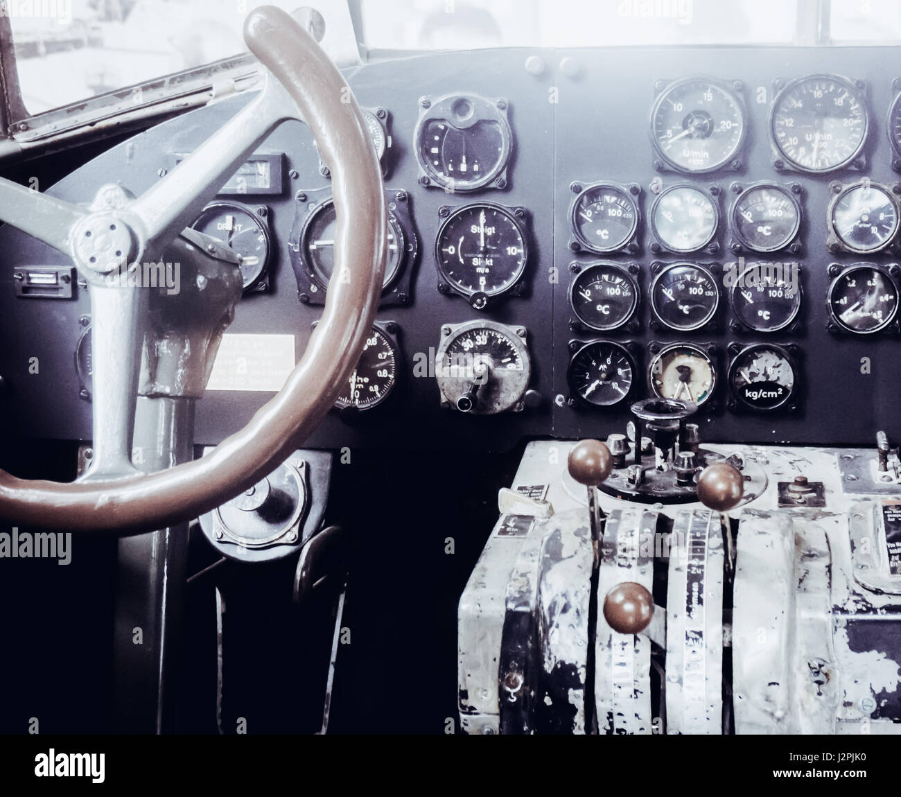 old airplane cockpit Stock Photo - Alamy