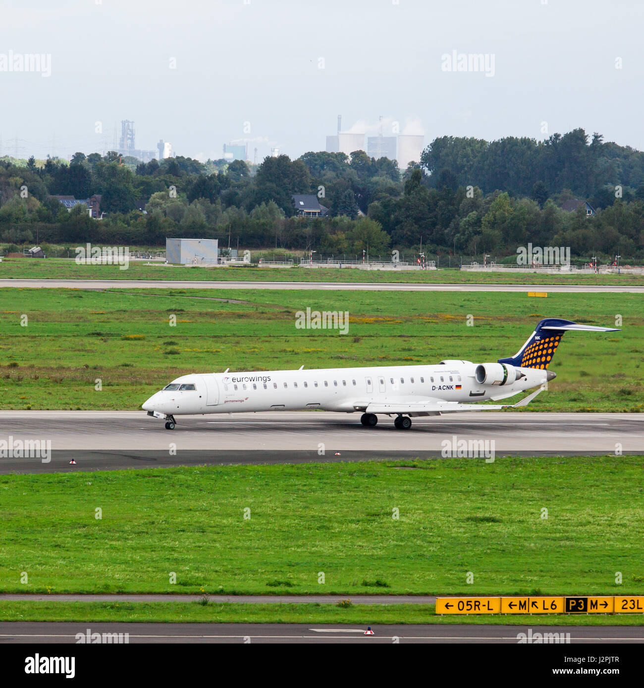 Bombardier crj 900 ng hi-res stock photography and images - Alamy