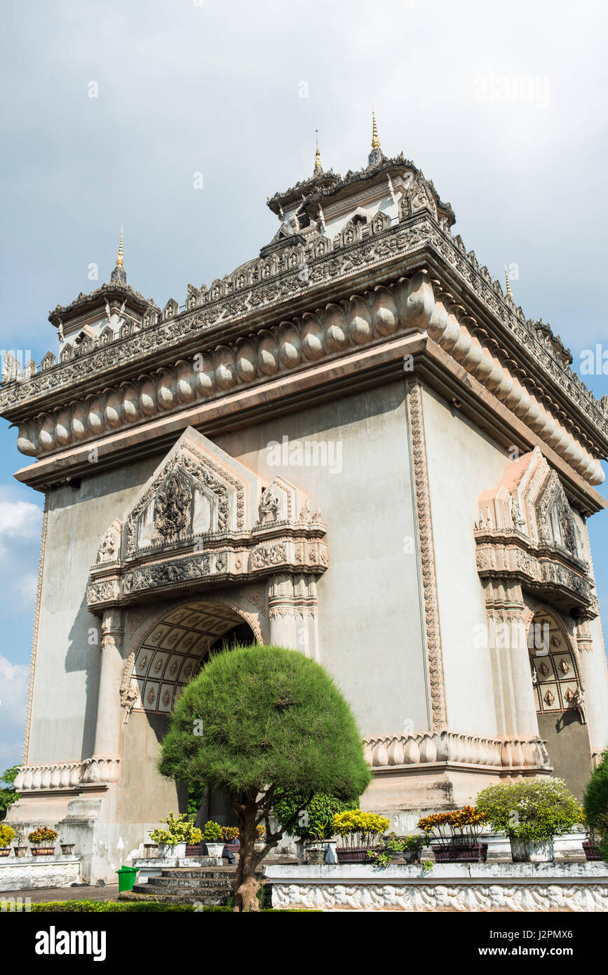 Patuxai hi-res stock photography and images - Alamy