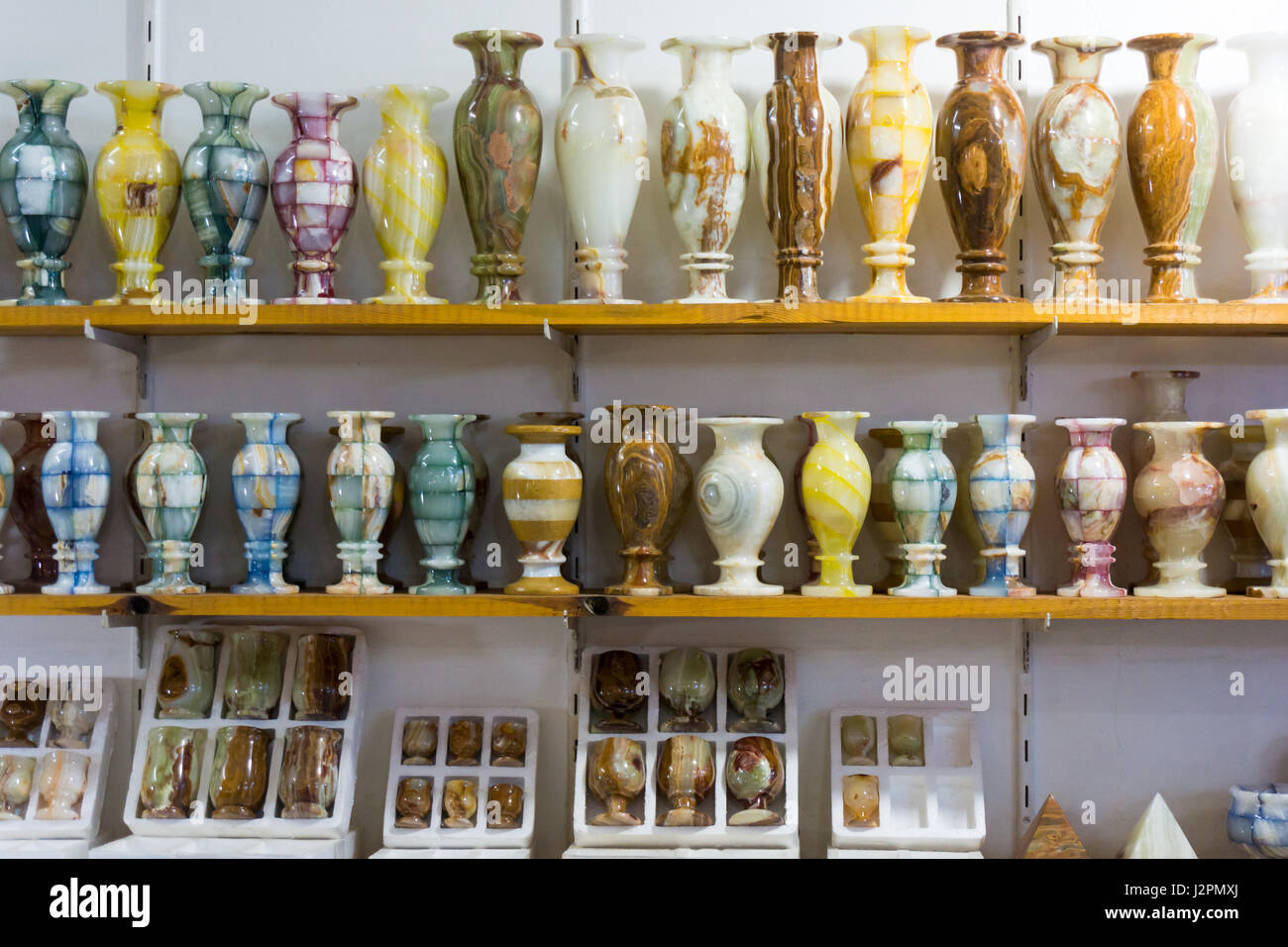 Egypt alabaster shop hi-res stock photography and images - Alamy