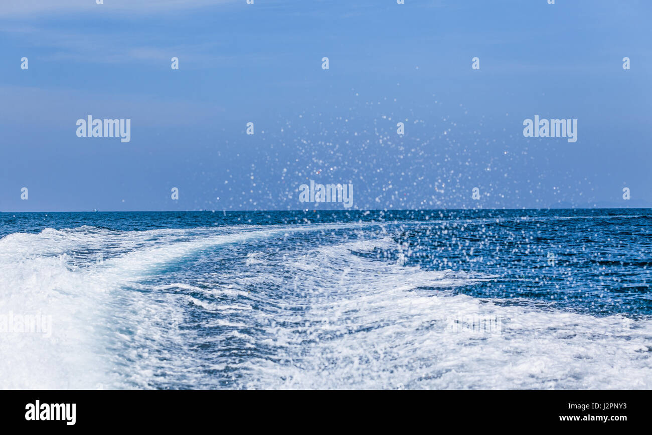 Boat Wake. Water wake Stock Photo - Alamy