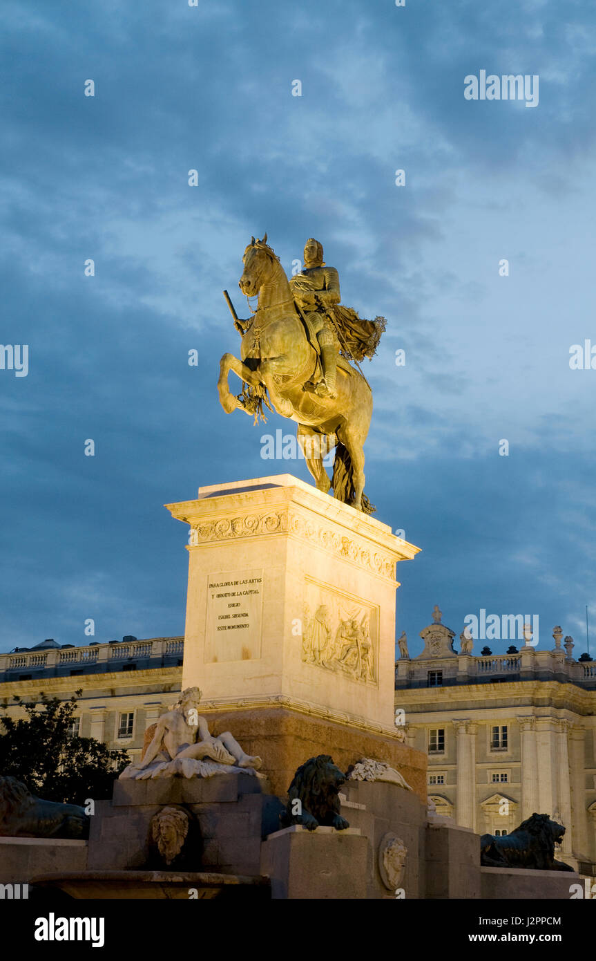 Felipe IV statue, night view. Oriente Square, Madrid, Spain Stock Photo ...