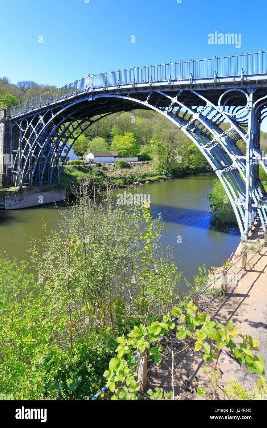 The famous Iron Bridge over the River Severn at Ironbridge, Shropshire ...