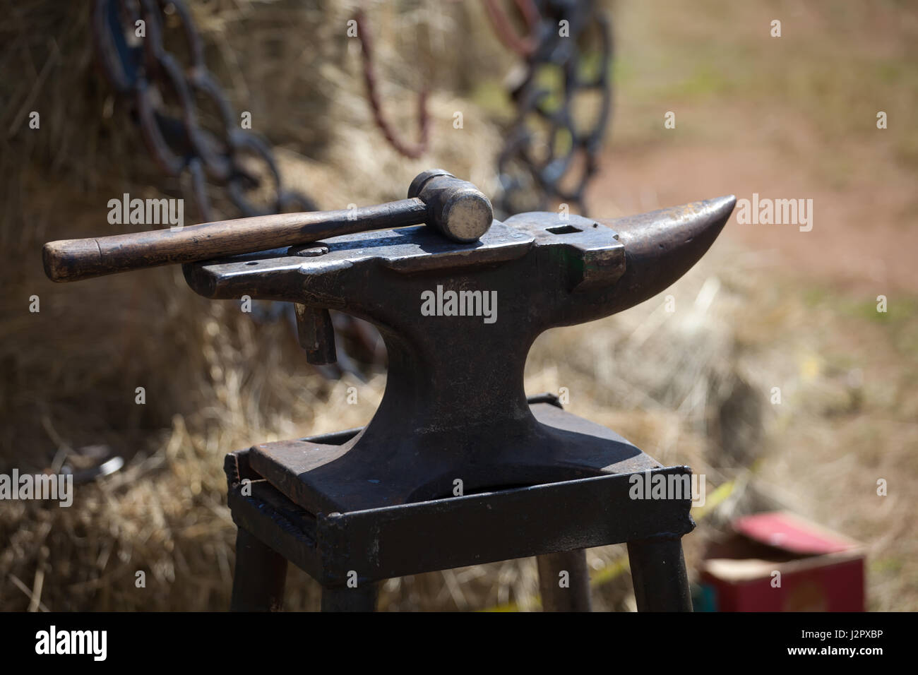 Hammer forge hi-res stock photography and images - Alamy
