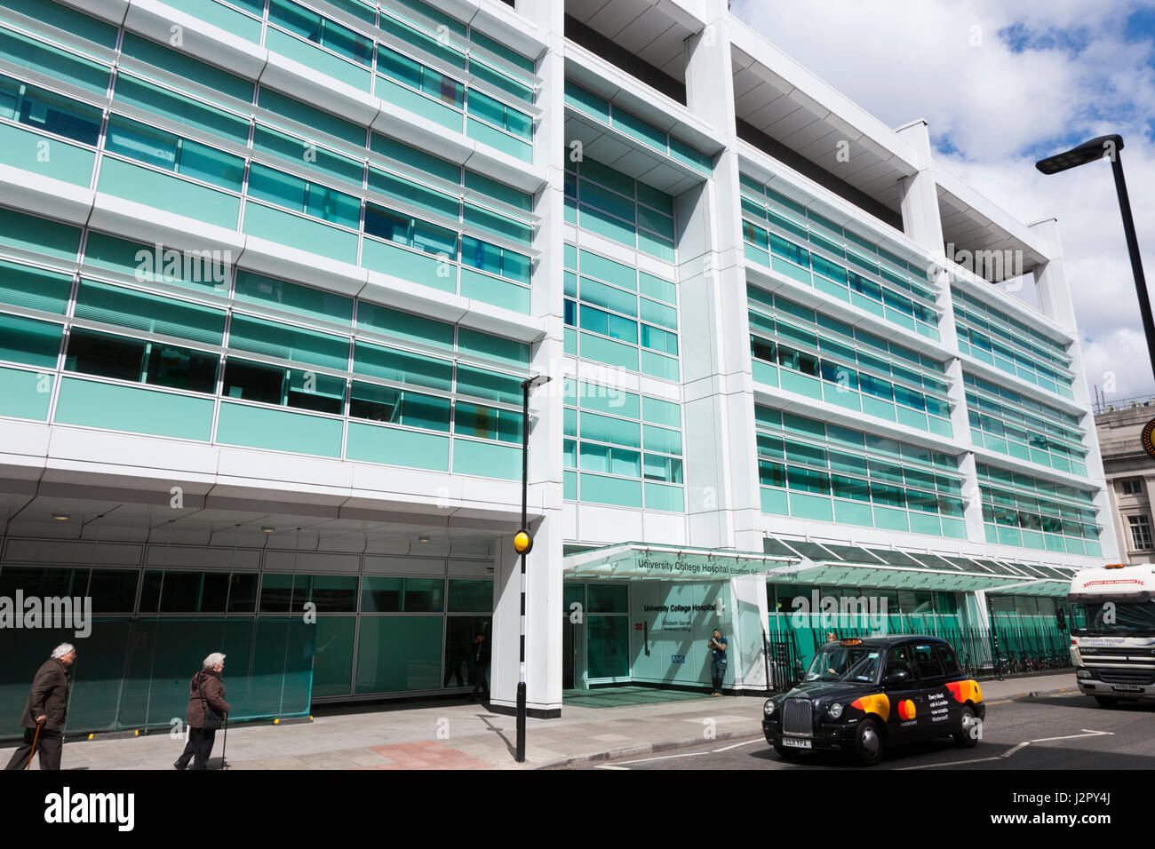 The front exterior and entrance of University College Hospital London ...