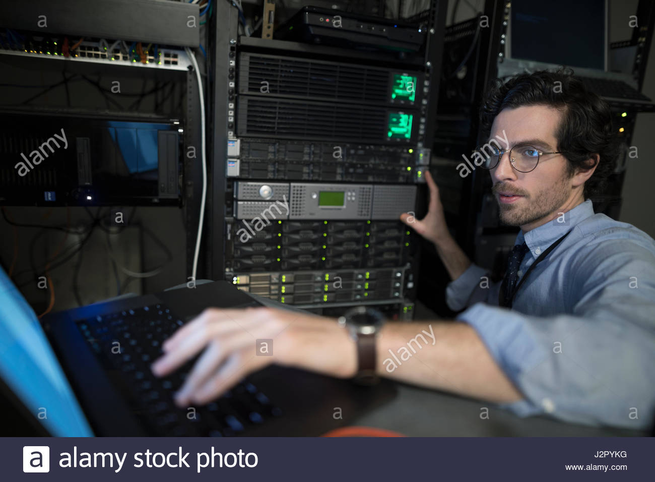 Computer repairing room office hi-res stock photography and images - Alamy