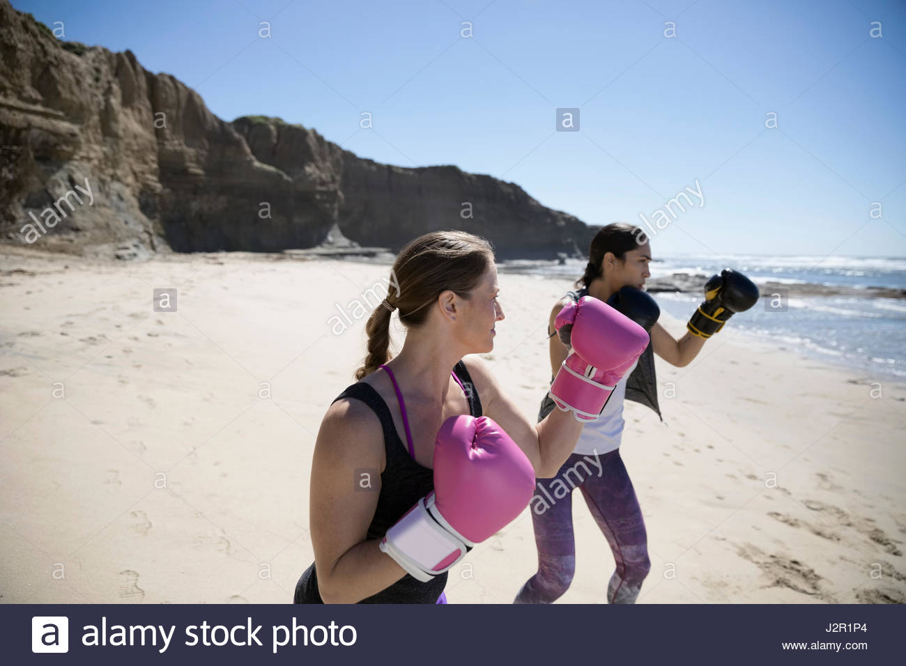 Boxing class hi-res stock photography and images - Alamy