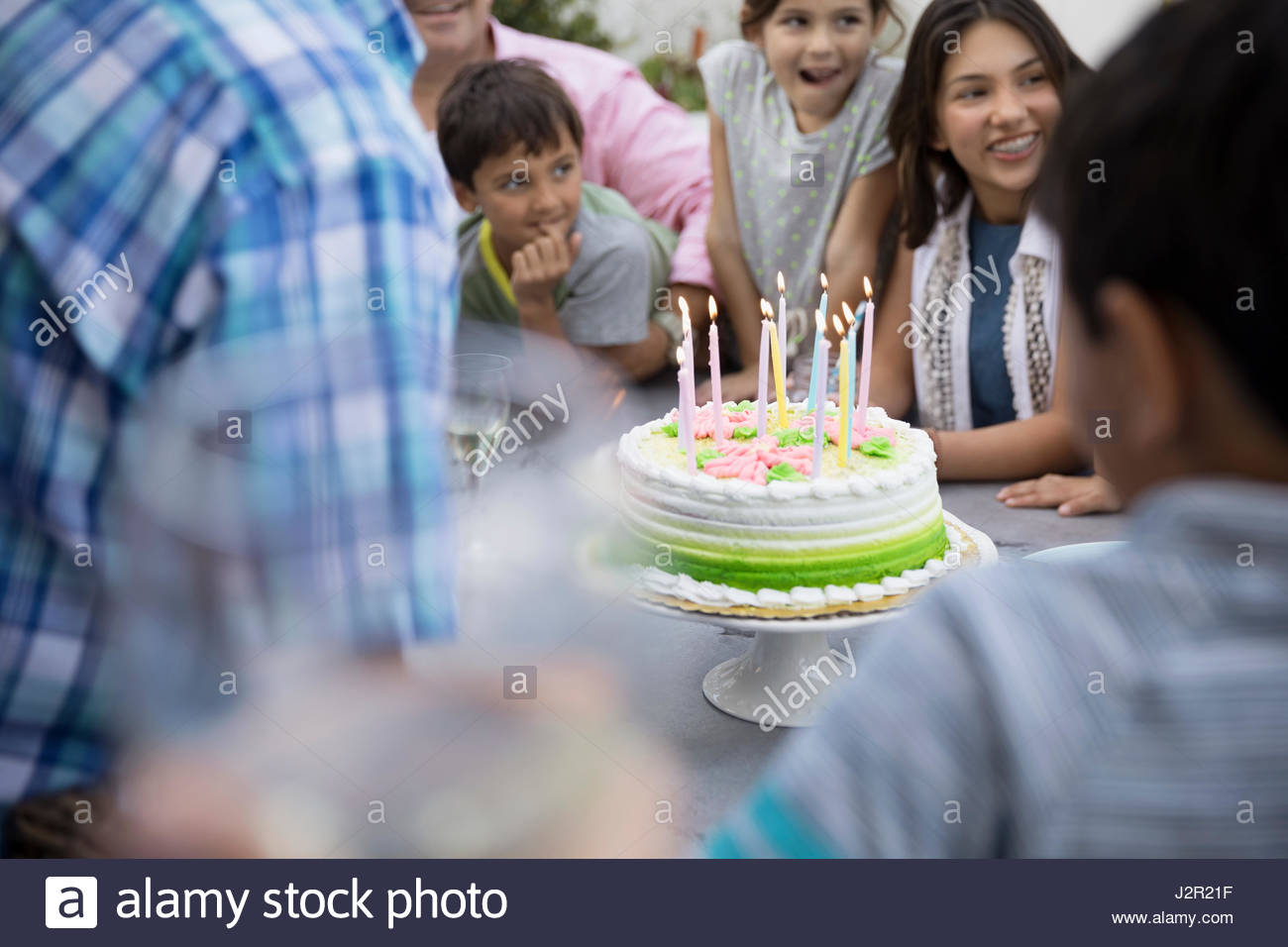 Family celebration birthday cake hi-res stock photography and images ...
