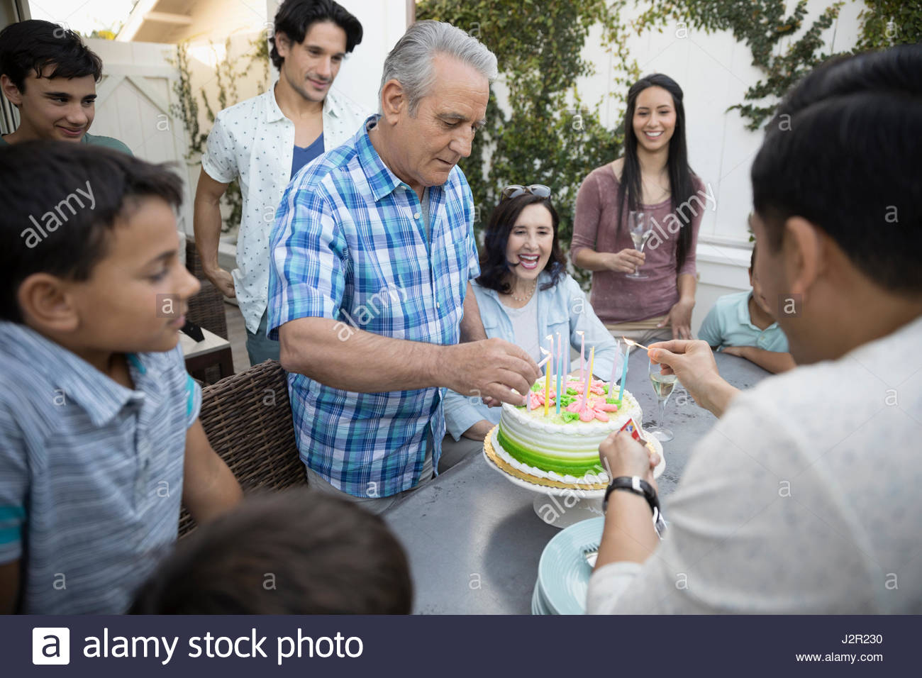 Family celebration birthday cake hi-res stock photography and images ...