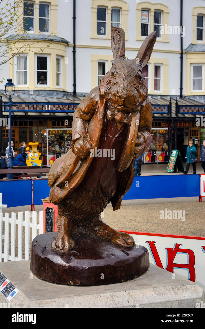 White rabbit statue wales hi-res stock photography and images - Alamy