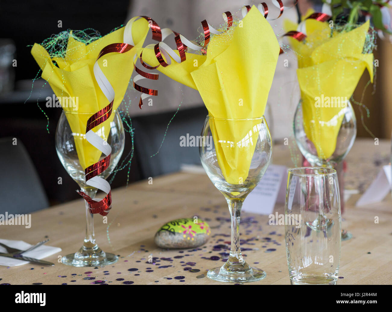 Table decorations Celebration Celebrations Restaurant interior ...