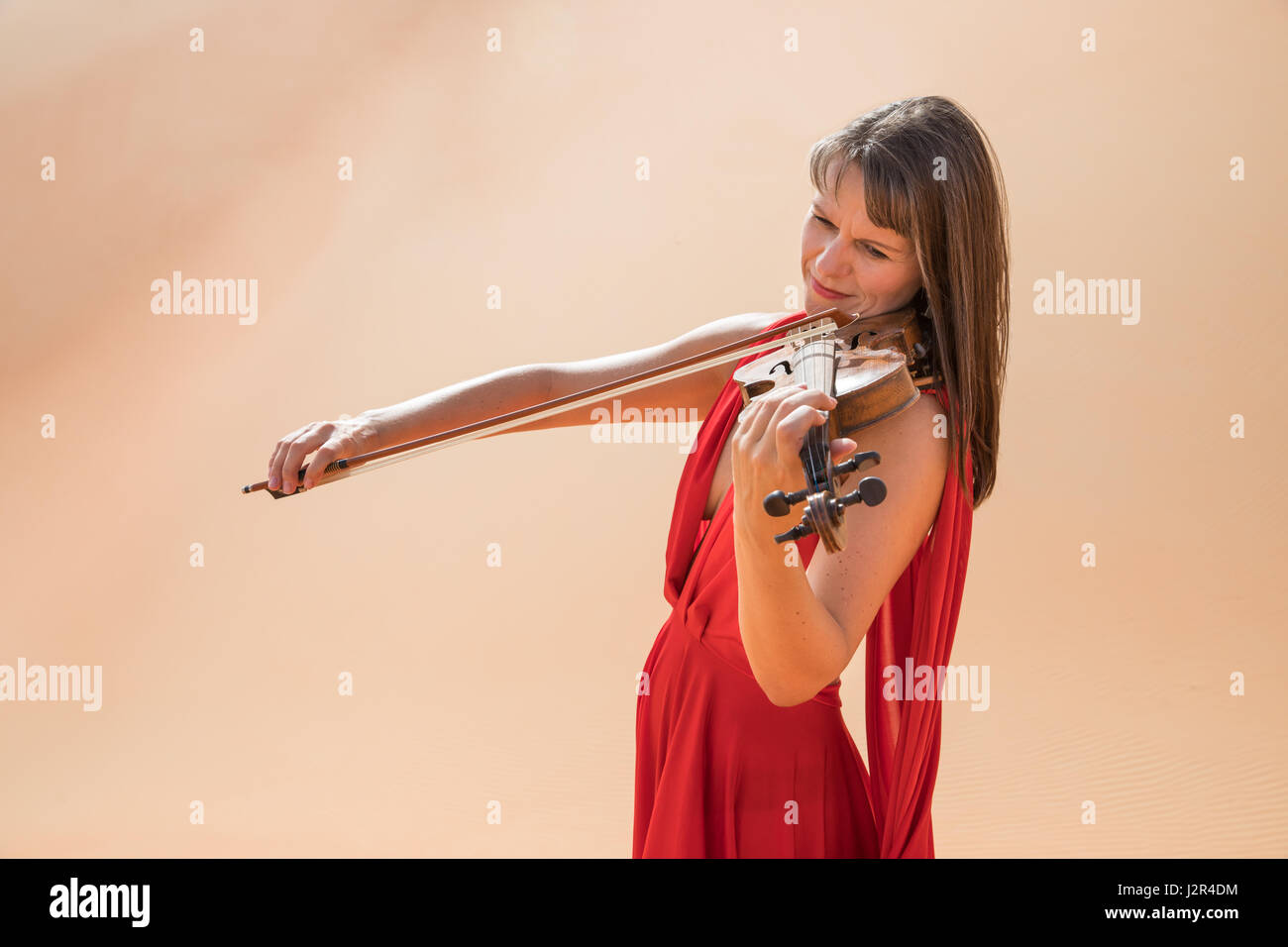 Red violin hi-res stock photography and images - Alamy