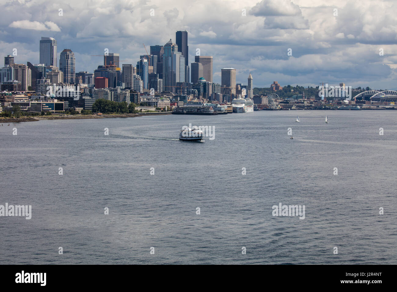 Cargo ships puget sound hi-res stock photography and images - Alamy