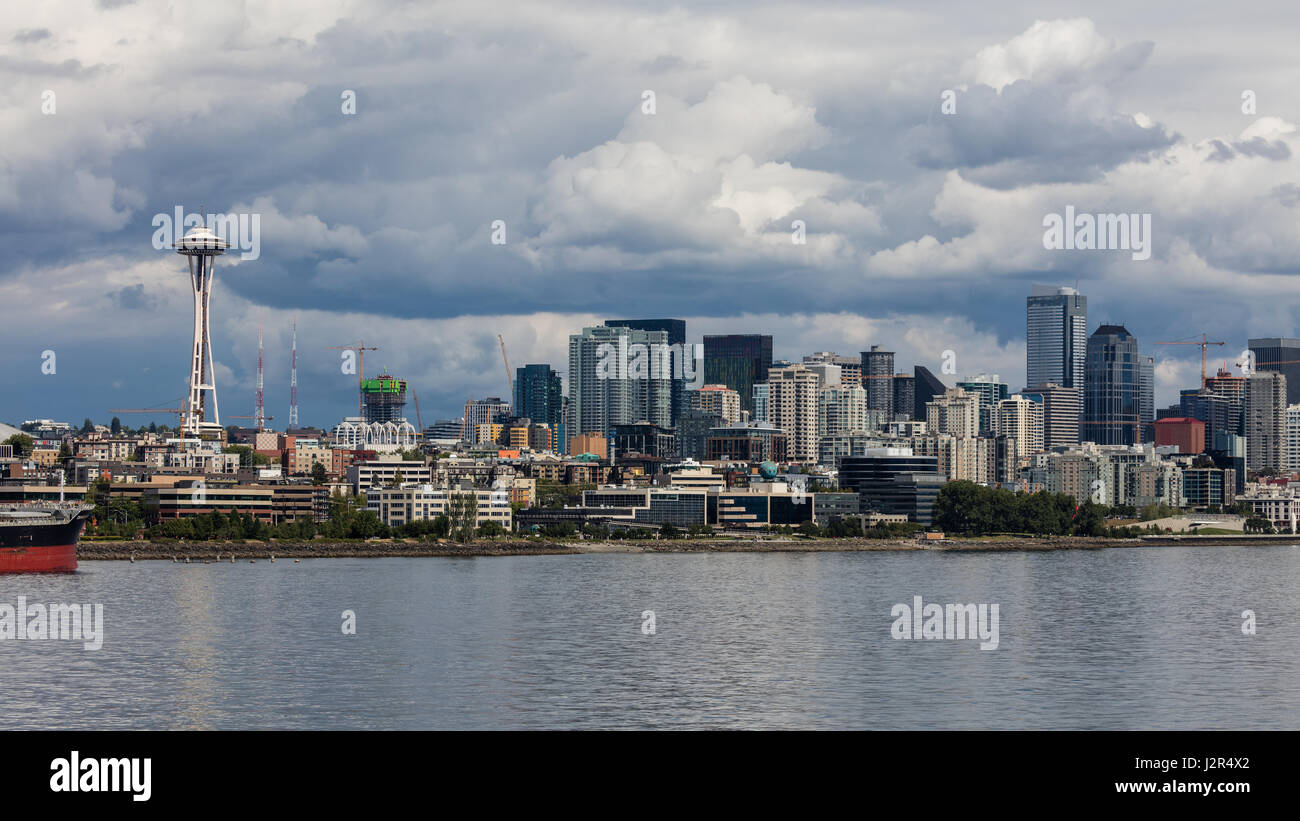 Cargo ships puget sound hi-res stock photography and images - Alamy