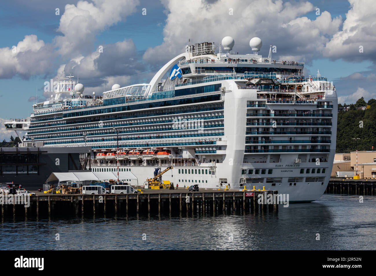 Cruise ship in the harbor at Seattle, Washington Stock Photo - Alamy