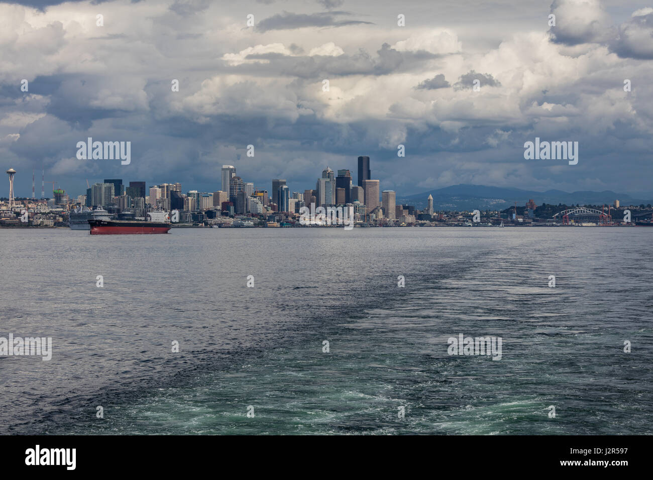 Cargo ships puget sound hi-res stock photography and images - Alamy
