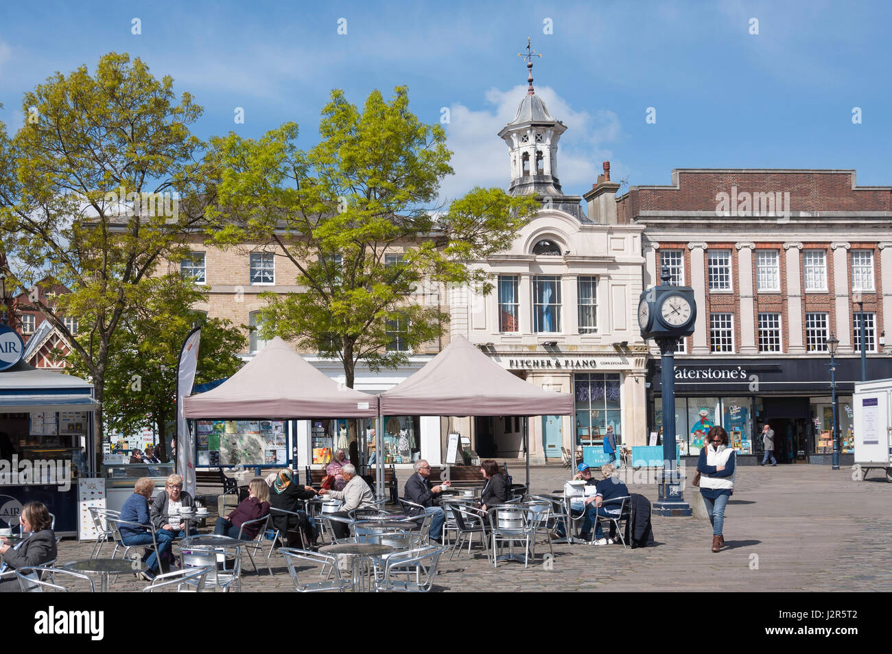 Hitchin town centre hi-res stock photography and images - Alamy