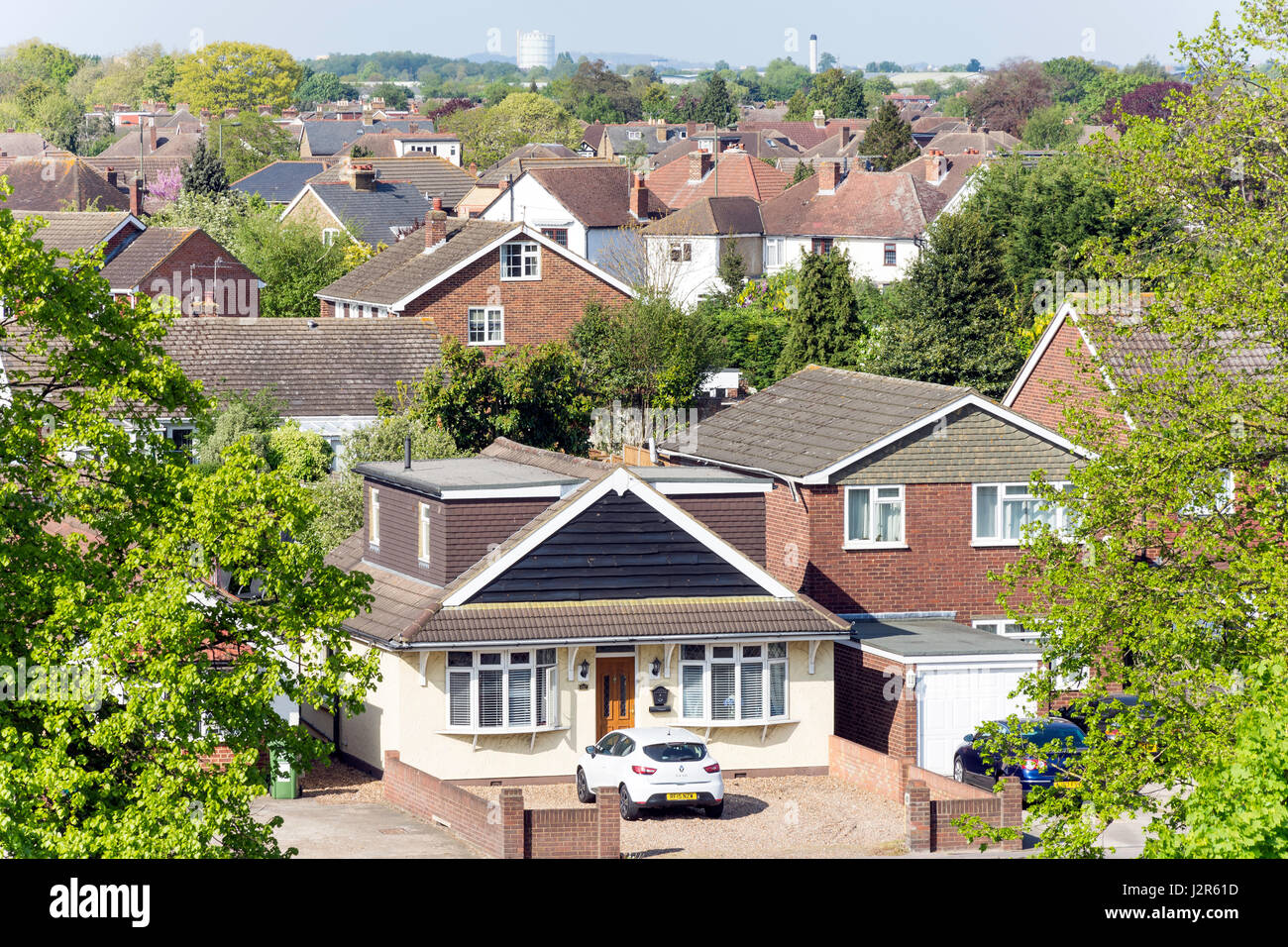 Houses uk aerial hi-res stock photography and images - Alamy
