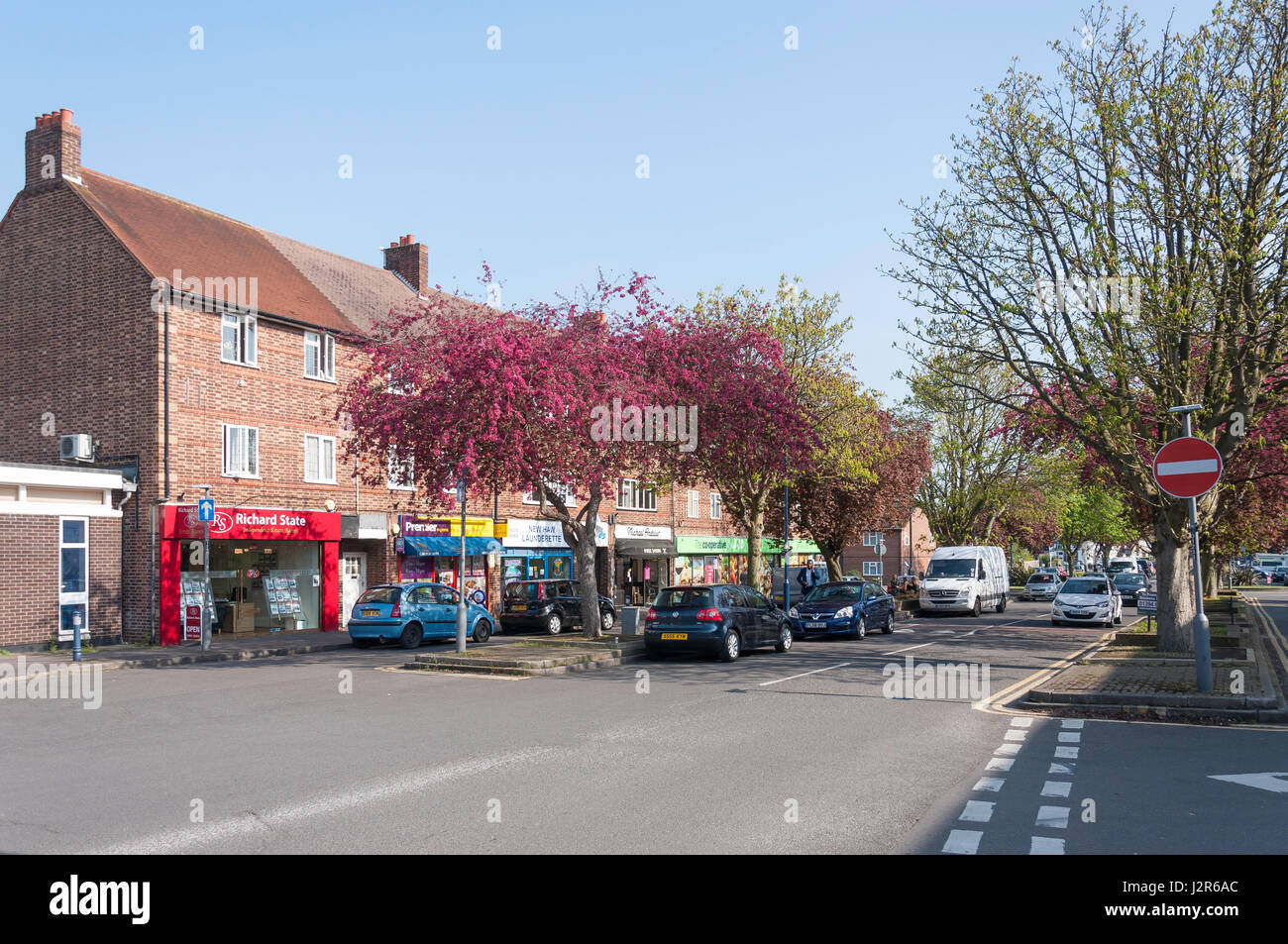 New haw surrey hi-res stock photography and images - Alamy