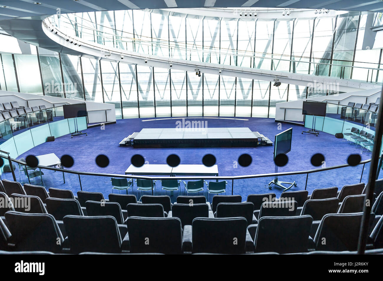 Empty meeting room in london hi-res stock photography and images - Alamy