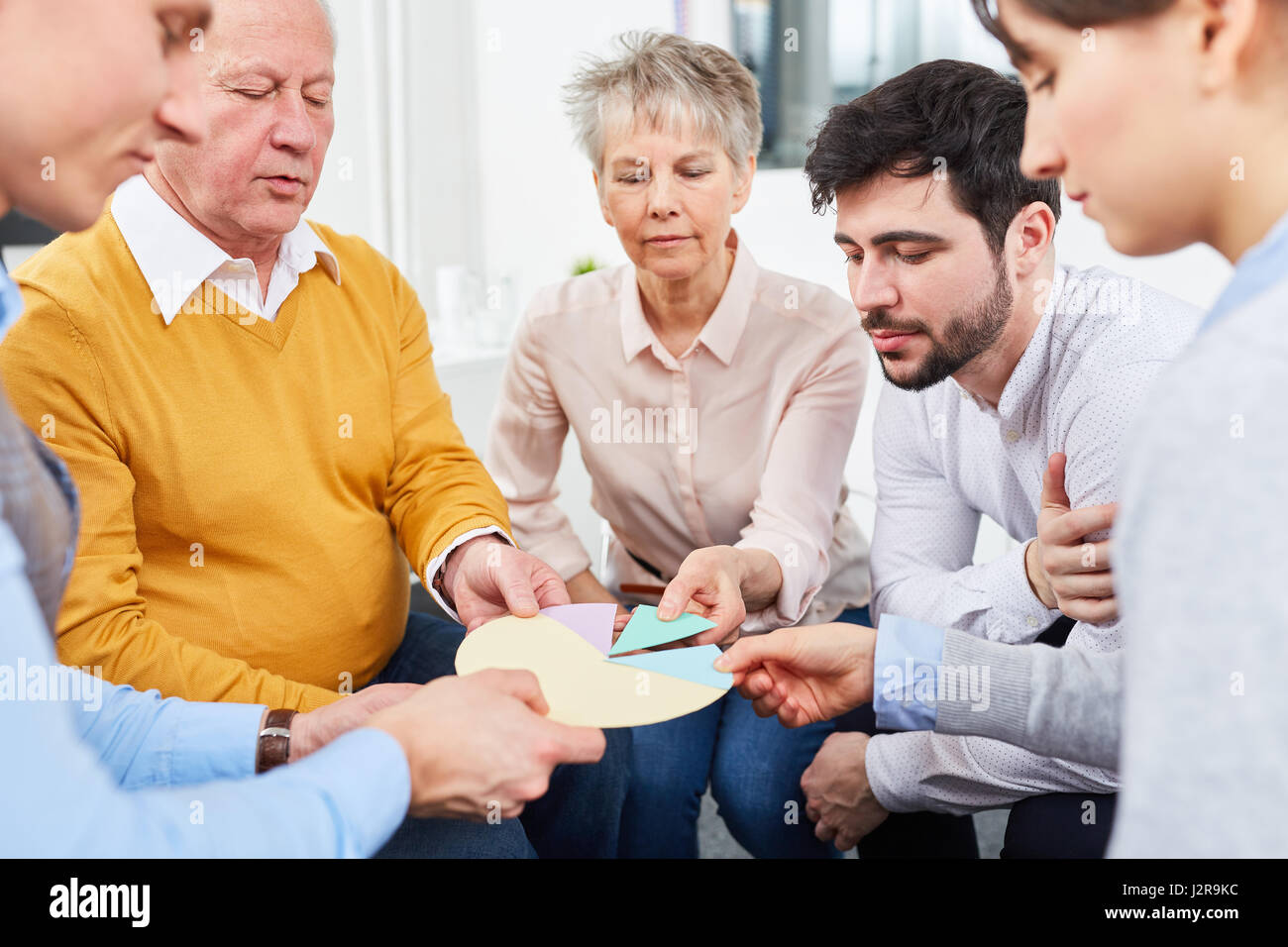 Workshop for team building training with business team Stock Photo - Alamy