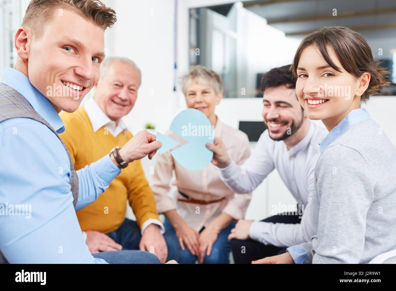 Team building exercise business hi-res stock photography and images - Alamy
