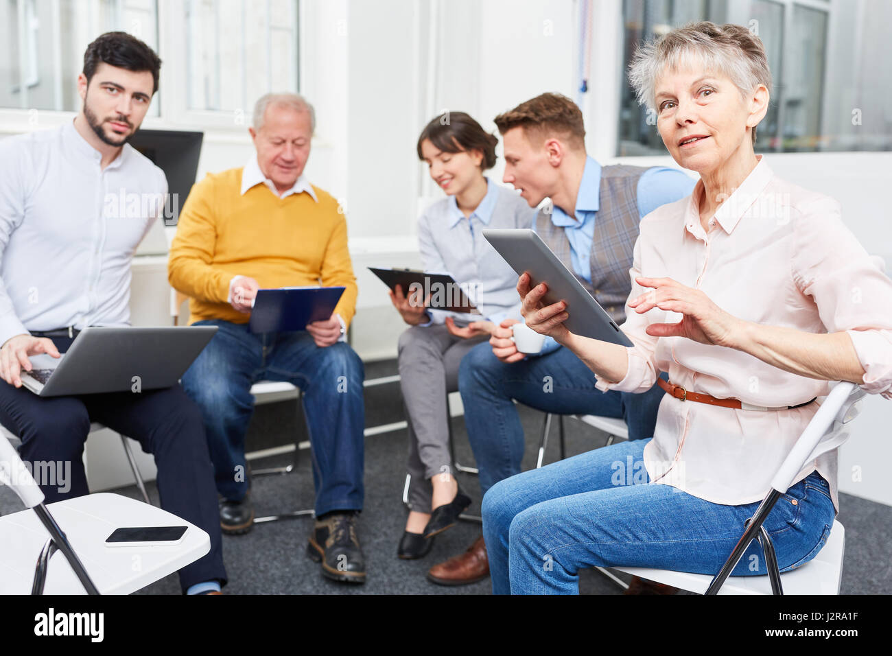 Team learning hi-res stock photography and images - Alamy